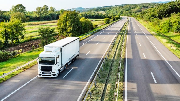 📦🚛 Communiquer avec les Routiers : Clé du Succès en Transport et Déménagement ! 🤝