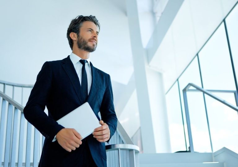 📦 Le Commissionnaire en Douane : Pilier Incontournable du Commerce ...