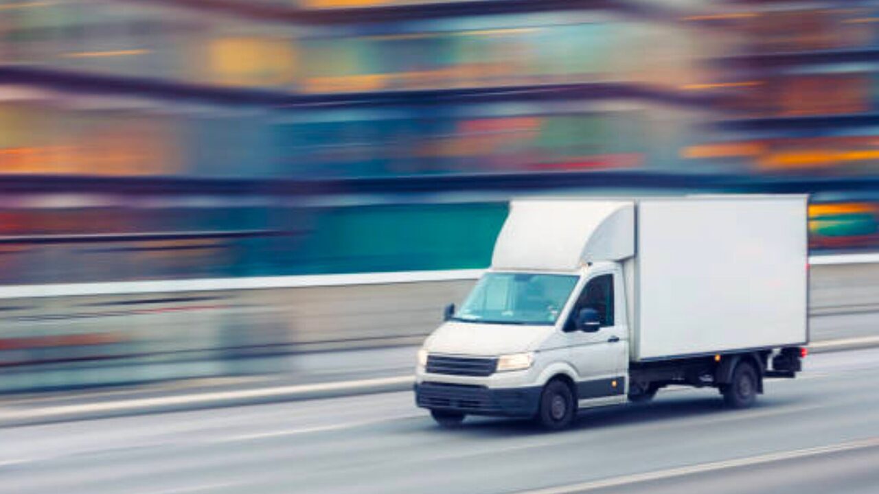 Chronotrans Express 🚚💨 : La Révolution du Transport Rapide et Fiable